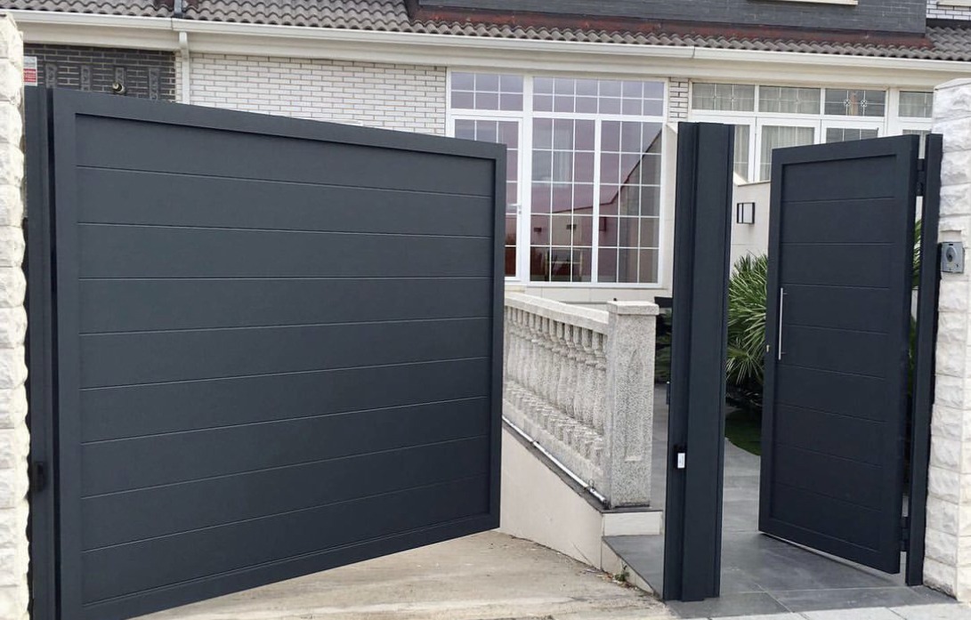 Gallery - Some Of Our Beautiful Gates - Alugate