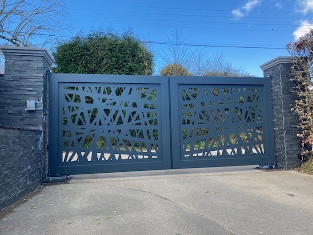 Gallery - Some Of Our Beautiful Gates - Alugate